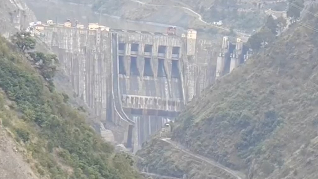 India cuts Baglihar Hydroelectric Power Project Dam water to Pakistan ...