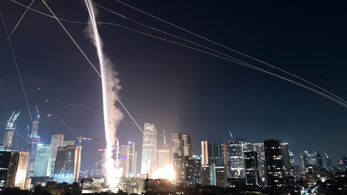 Iran strikes caught on camera: Missiles rock Tel Aviv after Israeli ...
