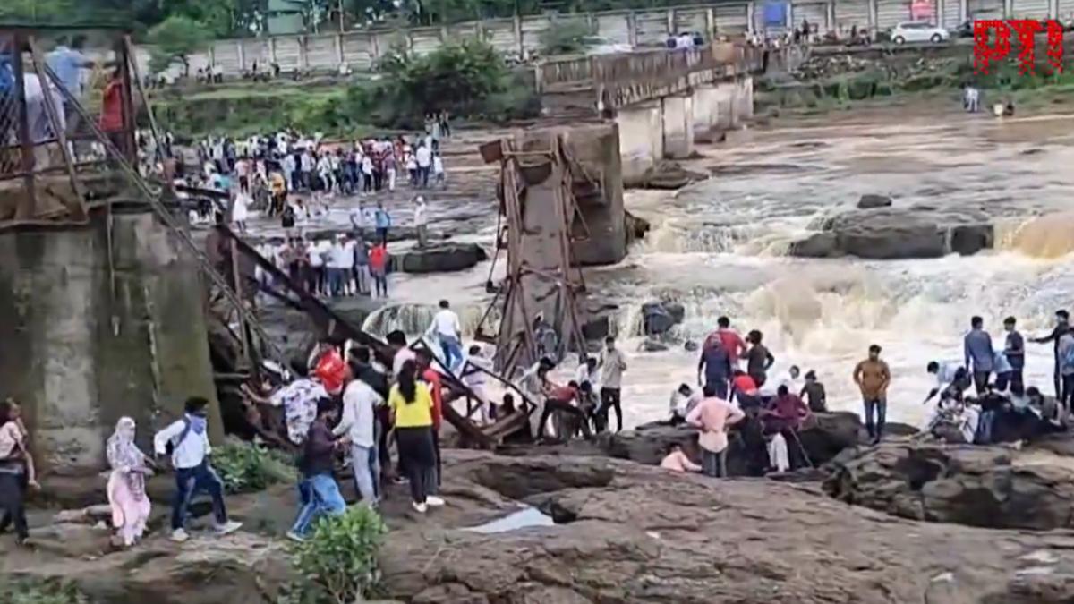 Pune: 4 killed after bridge over Indrayani River collapses; state govt announces Rs 5 lakh ...