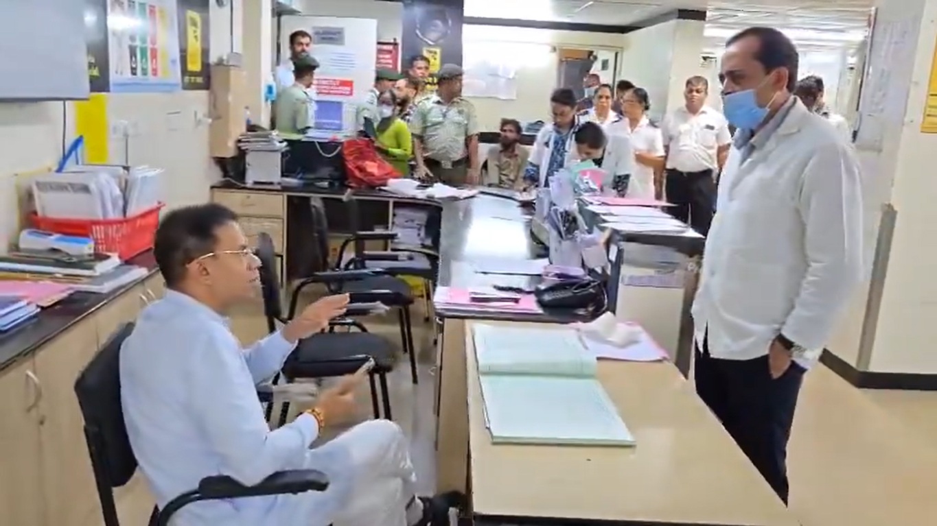 Goa doctors halt protest as Health Minister Vishwajit Rane apologises ...