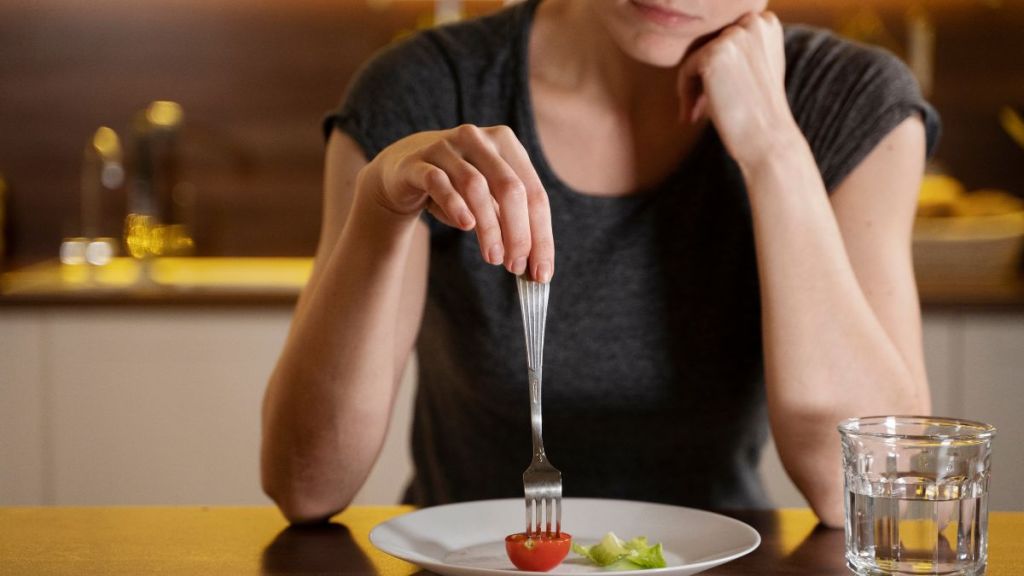 Eating less won’t help you lose weight, doctor explains why starvation ...