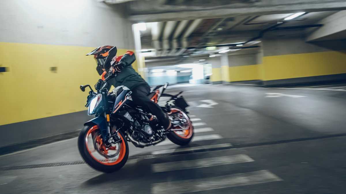 New KTM 160 Duke launched — Bringing the fight to the competition ...